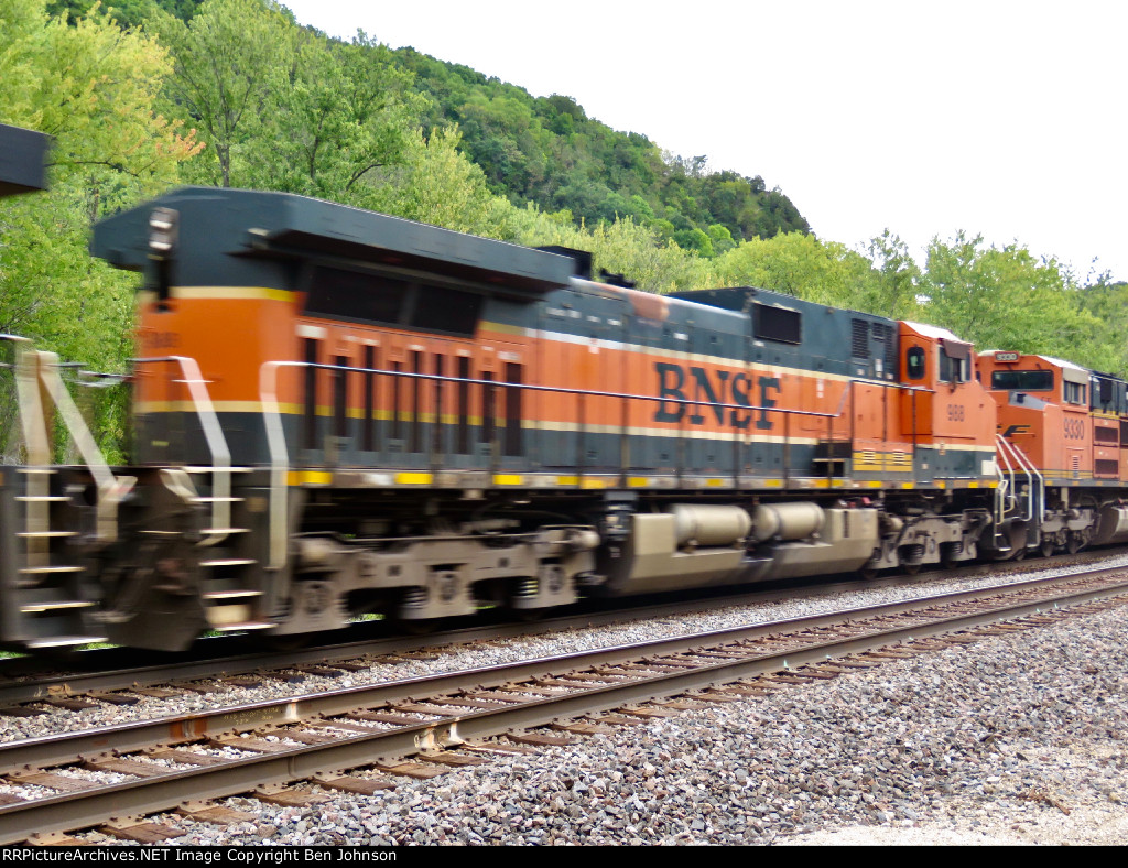 BNSF 988